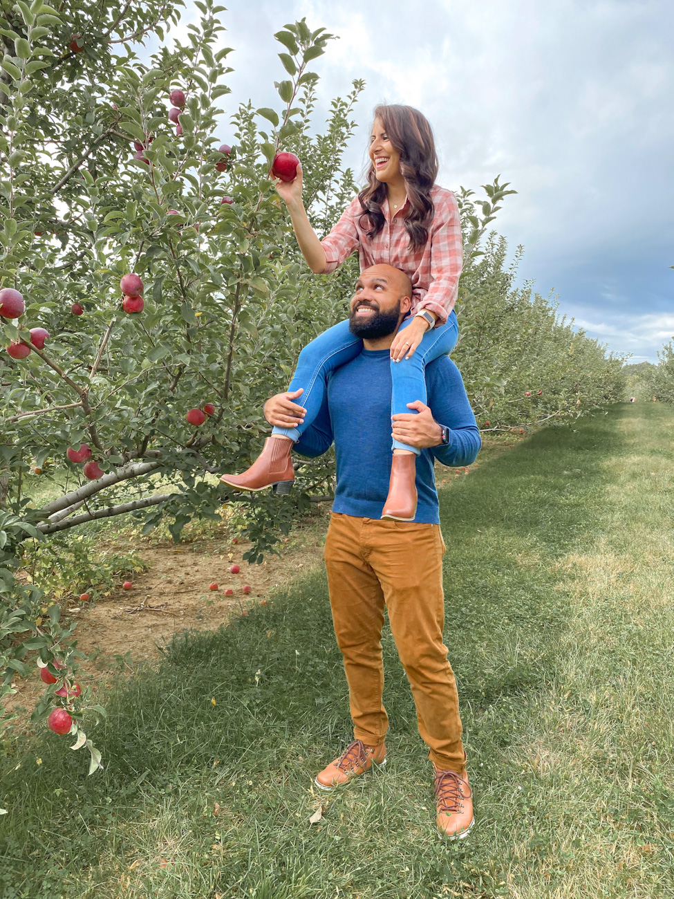 Best Farms to go Apple Picking in New Jersey - Everything Dee
